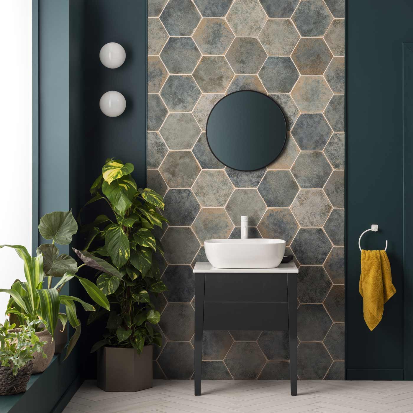 Oken Green Hexagon tile | 26.7x23.2cm — Tile.co.uk