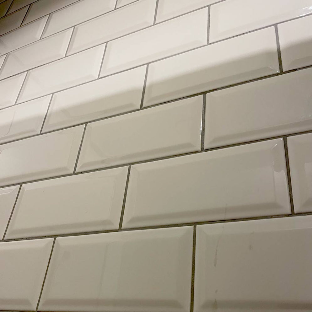Metro White Gloss Bevelled Brick wall tile 10x20cm — Tile.co.uk
